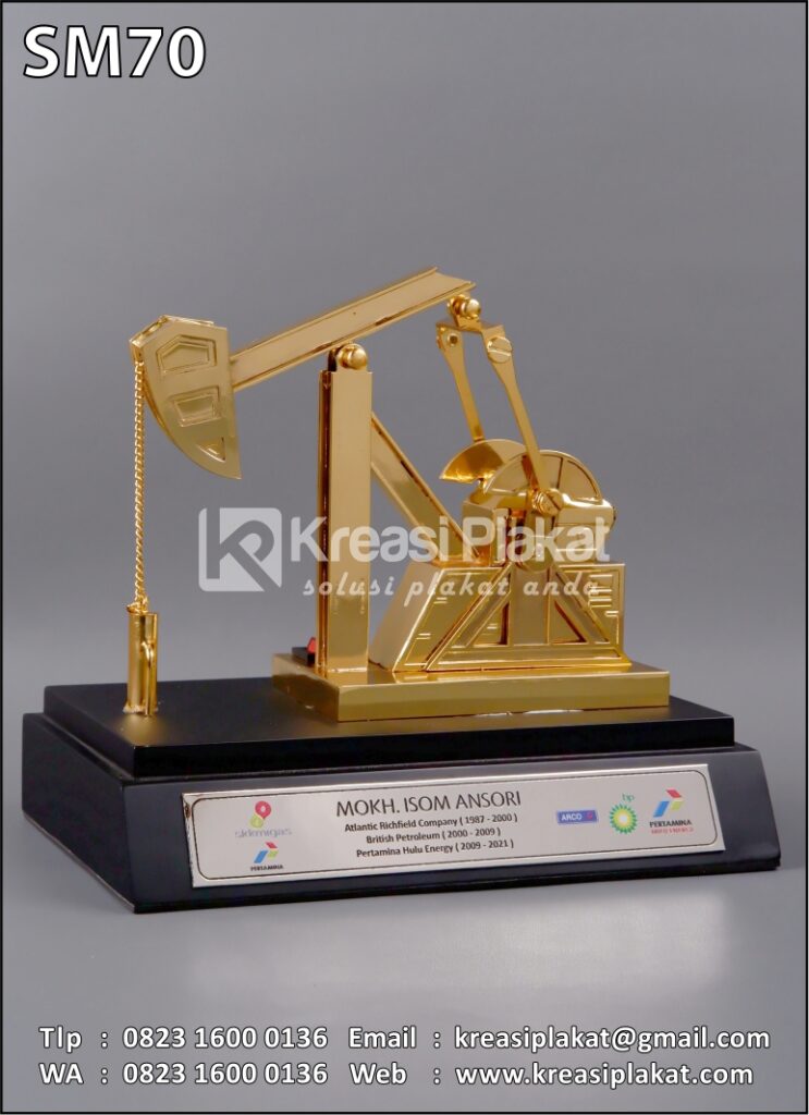 SM70 Souvenir Miniatur Pompa Angguk Pertamina - buat souvenir